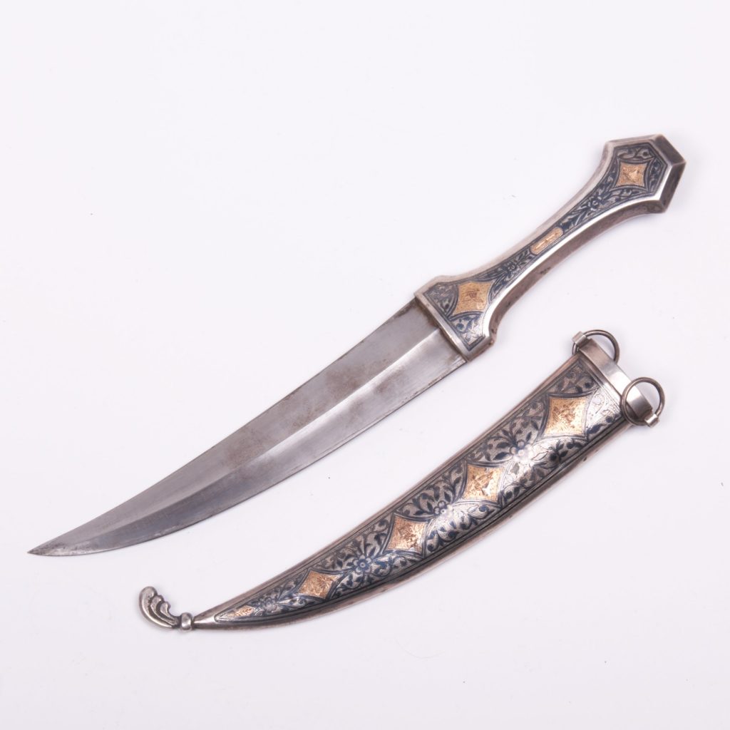 Middle East Dagger Antique Weapons Collectibles Silver Icons middle-east-dagger-antique-weapons-collectibles-silver-icons